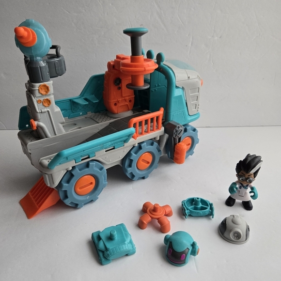 pj masks | Toys | Pj Masks Romeo Bot Builder Truck Vguc Villain Robots ...